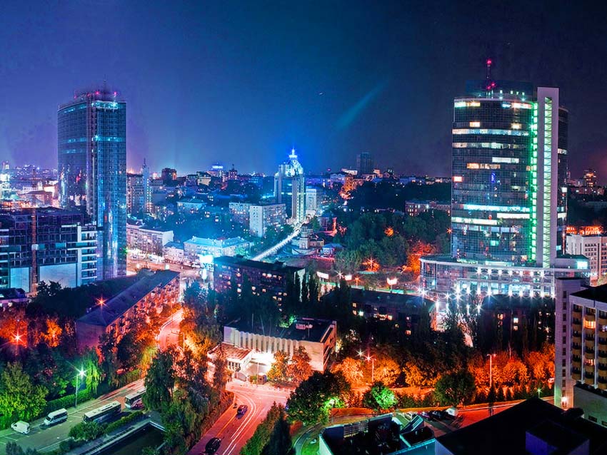 Kiev city lights and skyline at night, beautiful Ukraine – Travel ... Kiev city lights and skyline at night, beautiful Ukraine – Travel ...